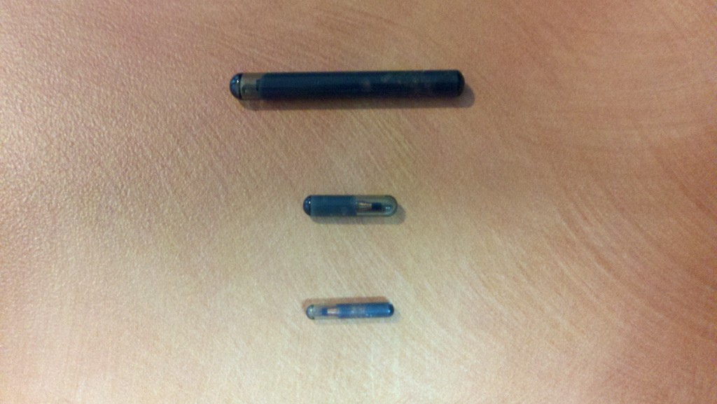 Review of portable USB keyboard wedge RFID reader - Amal Graafstra ...