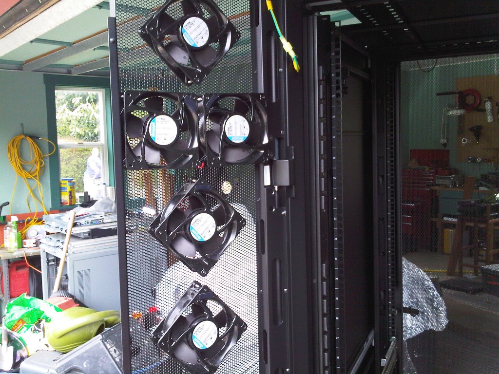 Passive cooling server project is a success - Amal Graafstra ...